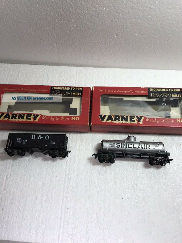 Varney 38001 HO Scale Sinclair SDRX Single Dome Tank Car & B&O Hopper ...