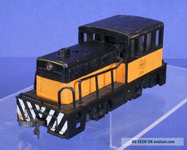 HO Scale Powered Milwaukee Road 2775 Diesel Switcher Engine - Runs Well ...