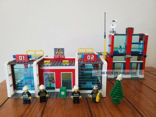 Lego City Fire Station 7208 - Complete W/ Instructions | #33029184