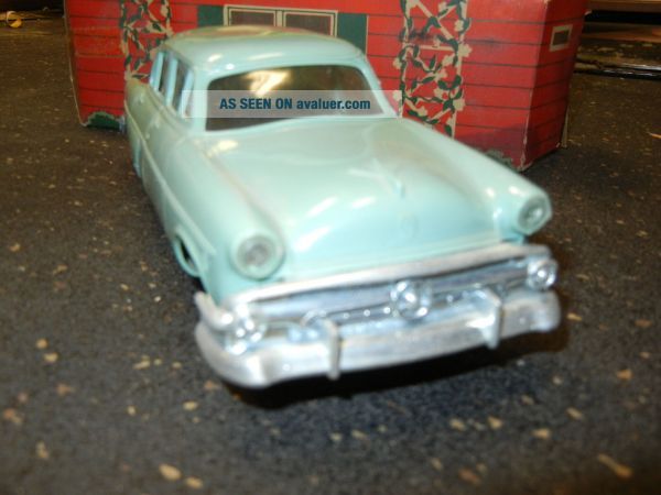 AMT Promo Model Car 1952 Ford In Garage Box | #33070107