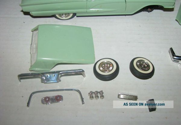 MONOGRAM 1/24 SCALE 1958 FORD THUNDERBIRD - FOUR WAY CUSTOMIZING BUILT ...
