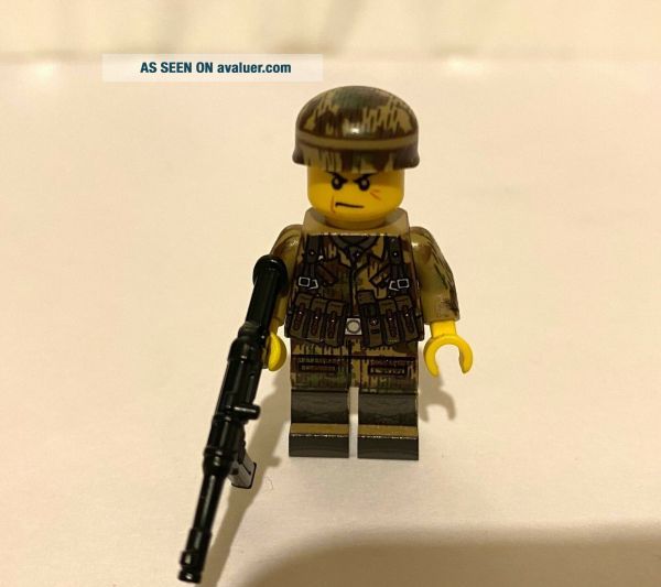 Custom LEGO Minifigure WWII Paratrooper In Splinter Camo | #33405221