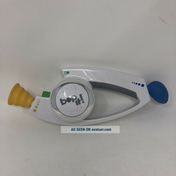 BOP IT Talking Handheld Electronic Reflex Game White 2008 Hasbro ...