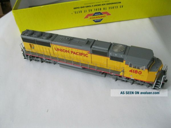 Athearn HO Scale Train SD70M Union Pacific Diesel Locomotive G6202 ...
