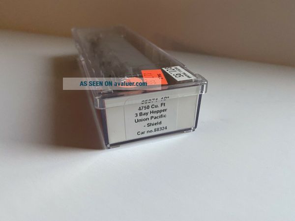 N Scale InterMountain 4750 UP Union Pacific Shield Hopper Car 88324 ...