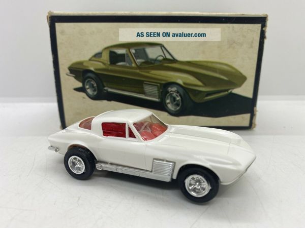 Vintage AMT 1/43 Mini Trophy 1963 Corvette Stingray Plastic Model Kit ...