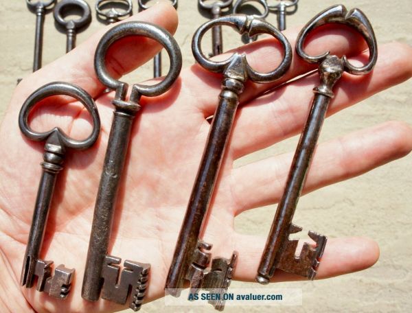 16 Good Quality French Wrought Iron 18th Century Keys | #45294815