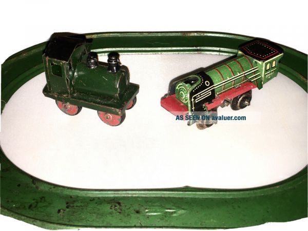 ANTIQUE VINTAGE TINPLATE TRAINS AND TRACK CLOCKWORK MECHANICAL WIND ...