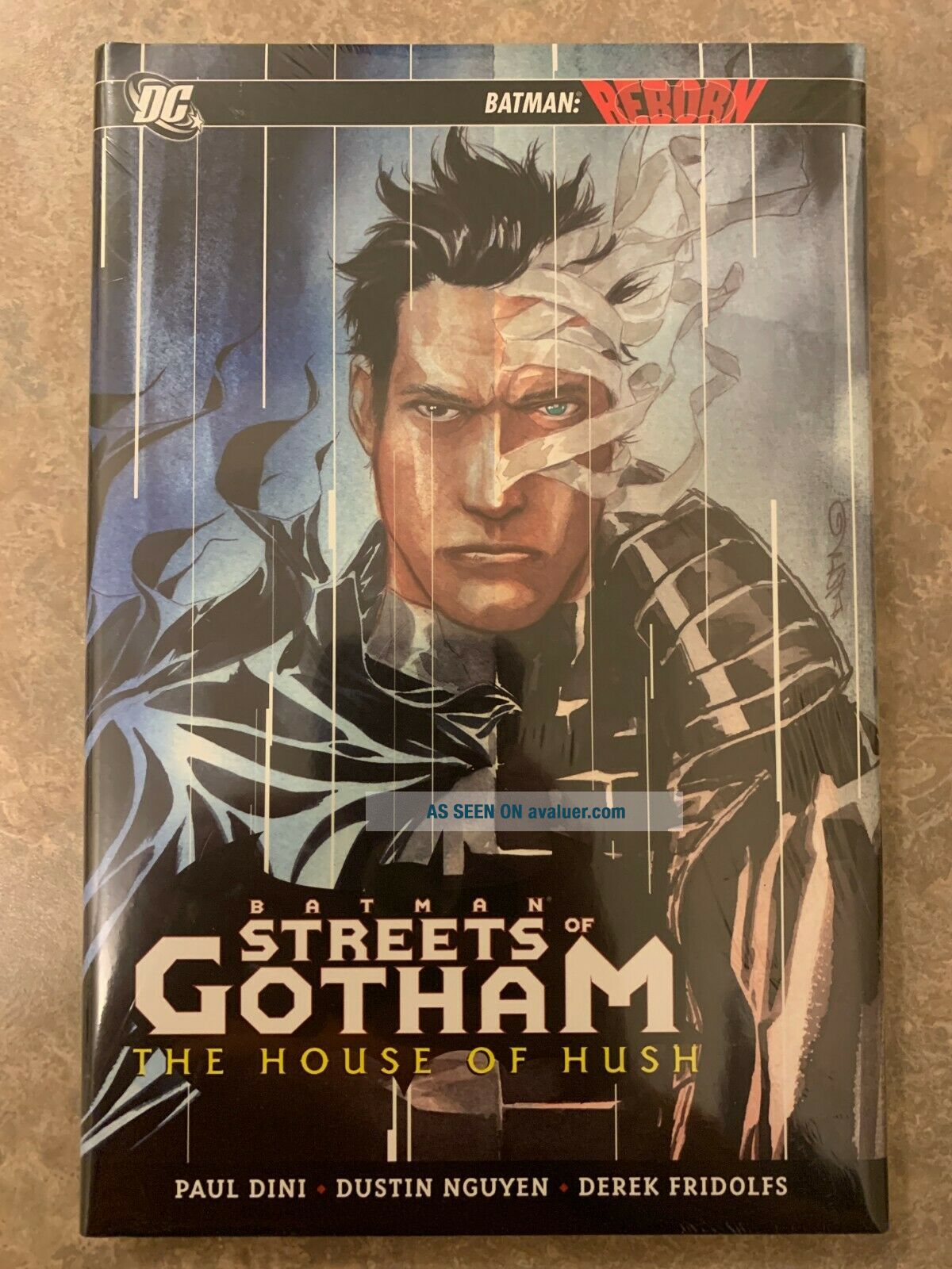 BATMAN STREETS OF GOTHAM: HOUSE OF HUSH Hardcover 2011 DC 1ST PRINT OOP ...