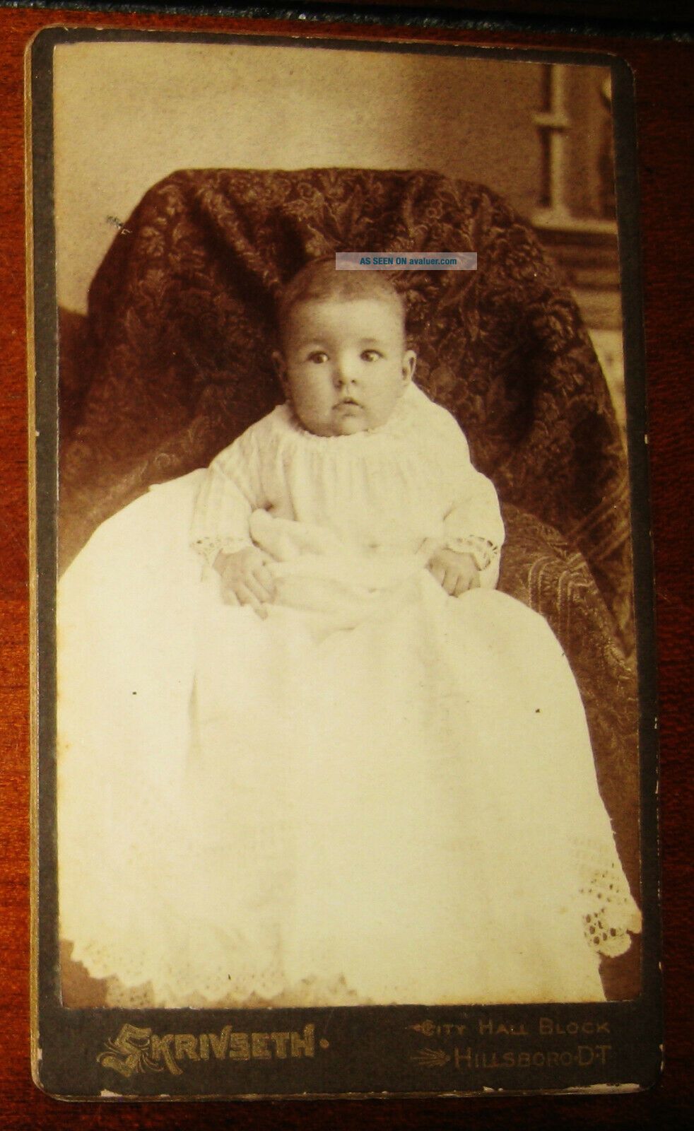 ANTIQUE CDV PHOTO OF A CUTE BABY BY JL SKRIVSETH FROM HILLSBORO DAKOTA ...