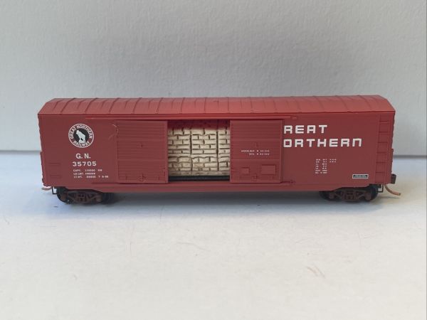 037 00 090 Micro - Trains Line N Scale Great Northern Loaded Box Car ...