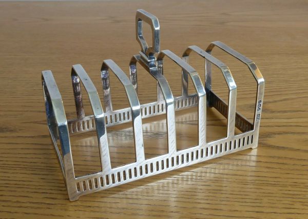 MAPPIN & WEBB SOLID SILVER TOAST RACK - Hallmarked SHEFFIELD 1928 - 106 ...