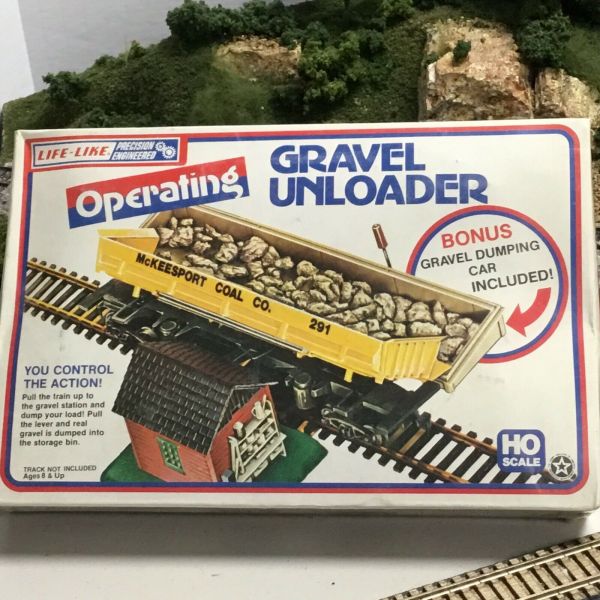Life - Like HO Scale Operating Gravel Unloader W/ Dumping Car 8204 In ...