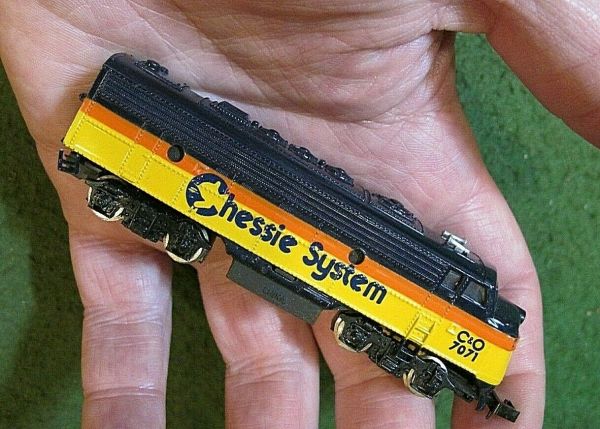 VINTAGE N SCALE LOCOMOTIVE C&O 7071 CHESSIE SYSTEM DIESEL | #59647914