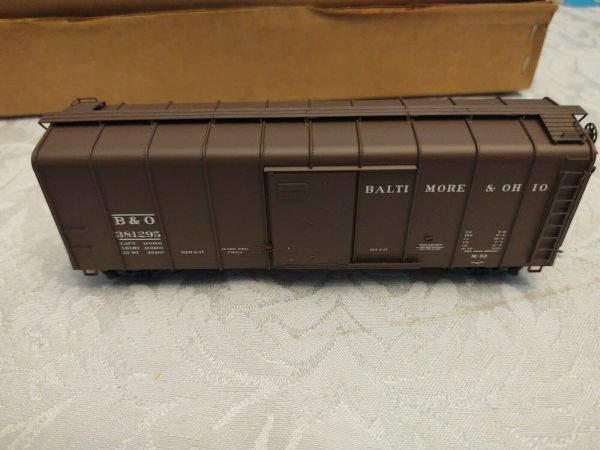 HO Scale B&O Roundtop Boxcar Assembled, Each With A Specific Number On ...