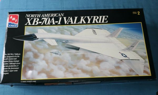 AMT Ertl North American XB - 70A - 1 Valkyrie Model Airplane Kit 1/72 ...