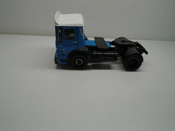 CORGI CLASSICS 1/50 SCALE AEC ERGO TRACTOR UNIT CALEDONIAN LIVERY ...