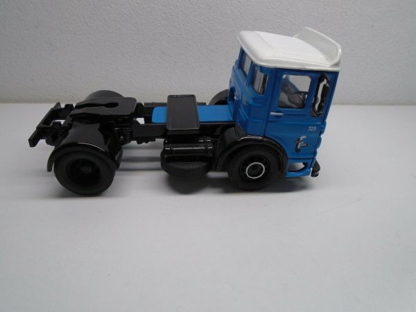 CORGI CLASSICS 1/50 SCALE AEC ERGO TRACTOR UNIT CALEDONIAN LIVERY ...