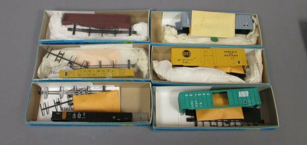 Athearn HO Scale Assorted Freight Cars & Kits [11]/Box | #61534687