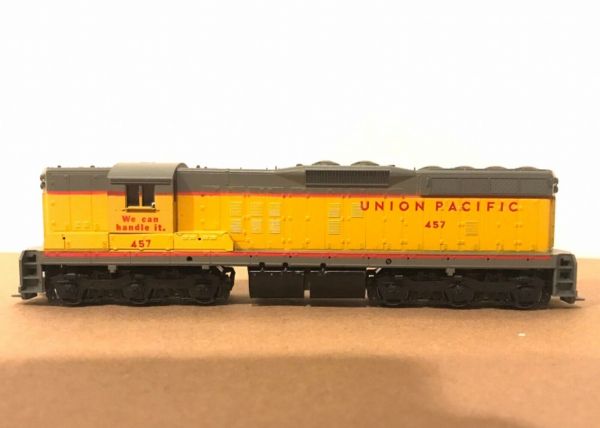 ATHEARN HO SCALE 3806 SD9 UNION PACIFIC POWERED DIESEL LOCOMOTIVE 457 ...