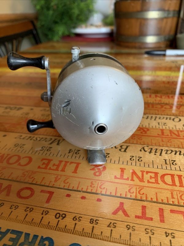 Vintage Standard Zebco Zero Hour Bomb Co Spincast FISHING Reel Tan ...